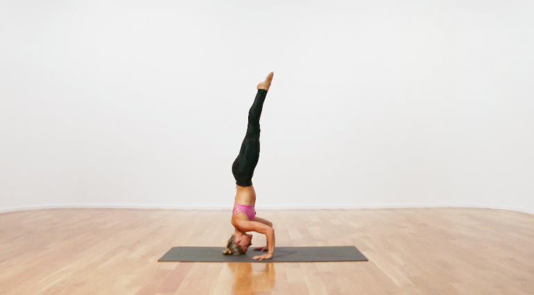 POW: Spread Hands Headstand – Glo | Blog